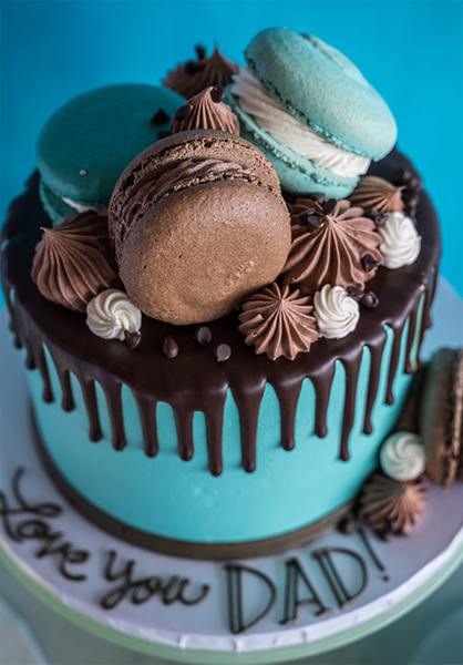 Simply Sweet Mac Daddy Cake – White Flower